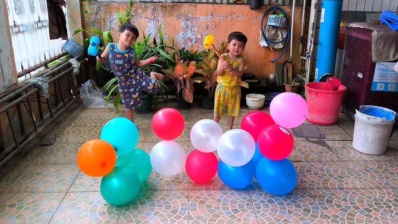 MEMOMPA DAN MENEMPELKAN BALON WARNA WARNI - YouTube