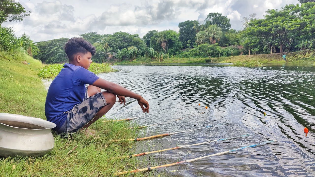 Unique Fishing Videos || Little Boy Hunting Big Catch Fish By Bamboo ...