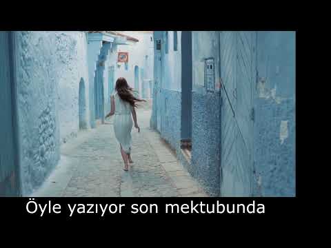 Caddelerde Rüzgar Karaoke (La)