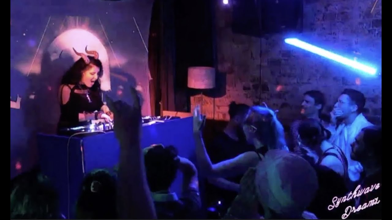 ALICIA MAYHEM - Live at Stranger Synths 2022. (Cyberpunk / Retrowave ...