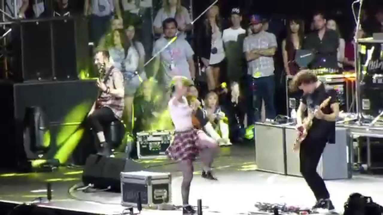 Paramore - Still Into You @ Wango Tango - 05 10 2014 - YouTube