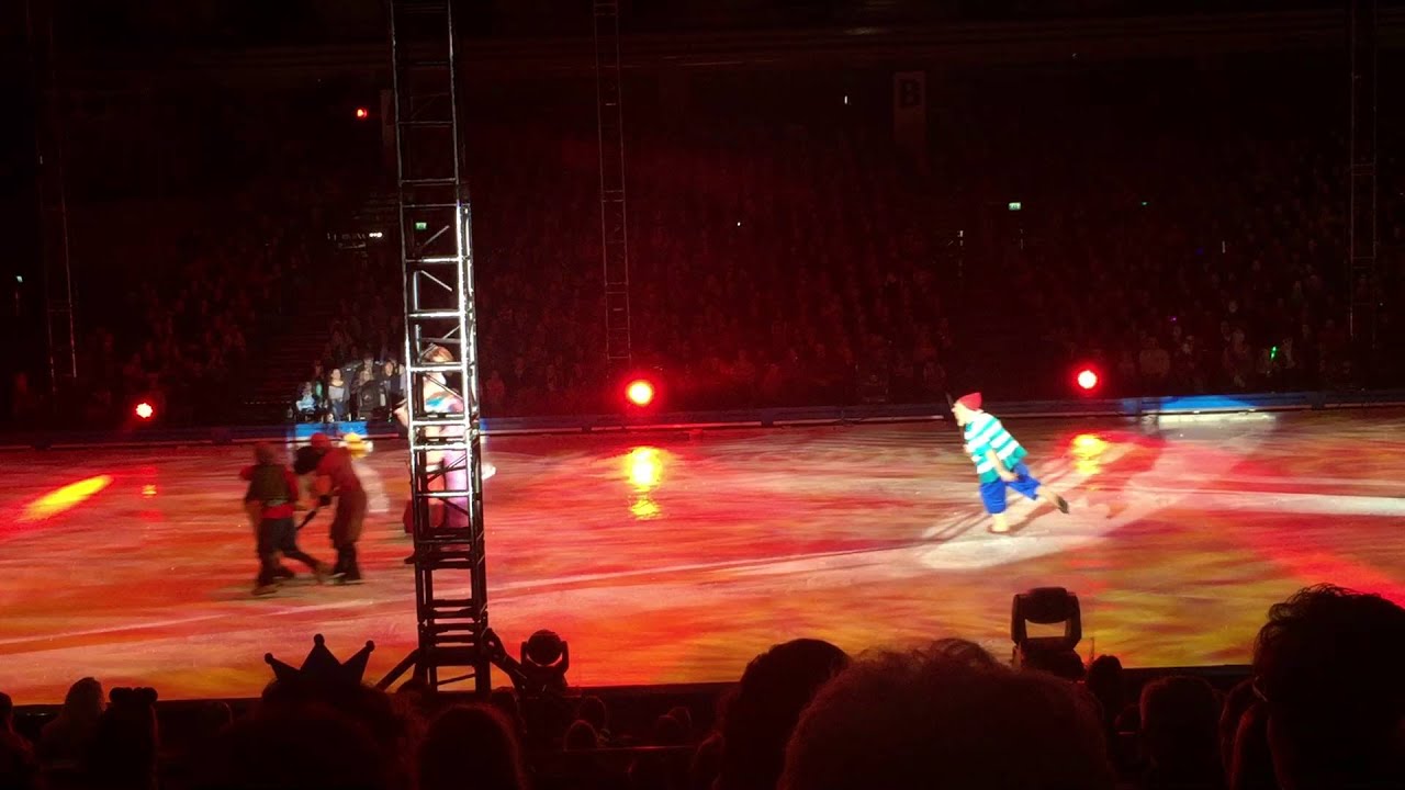 Disney on ice - Peter Pan - part 4 - YouTube