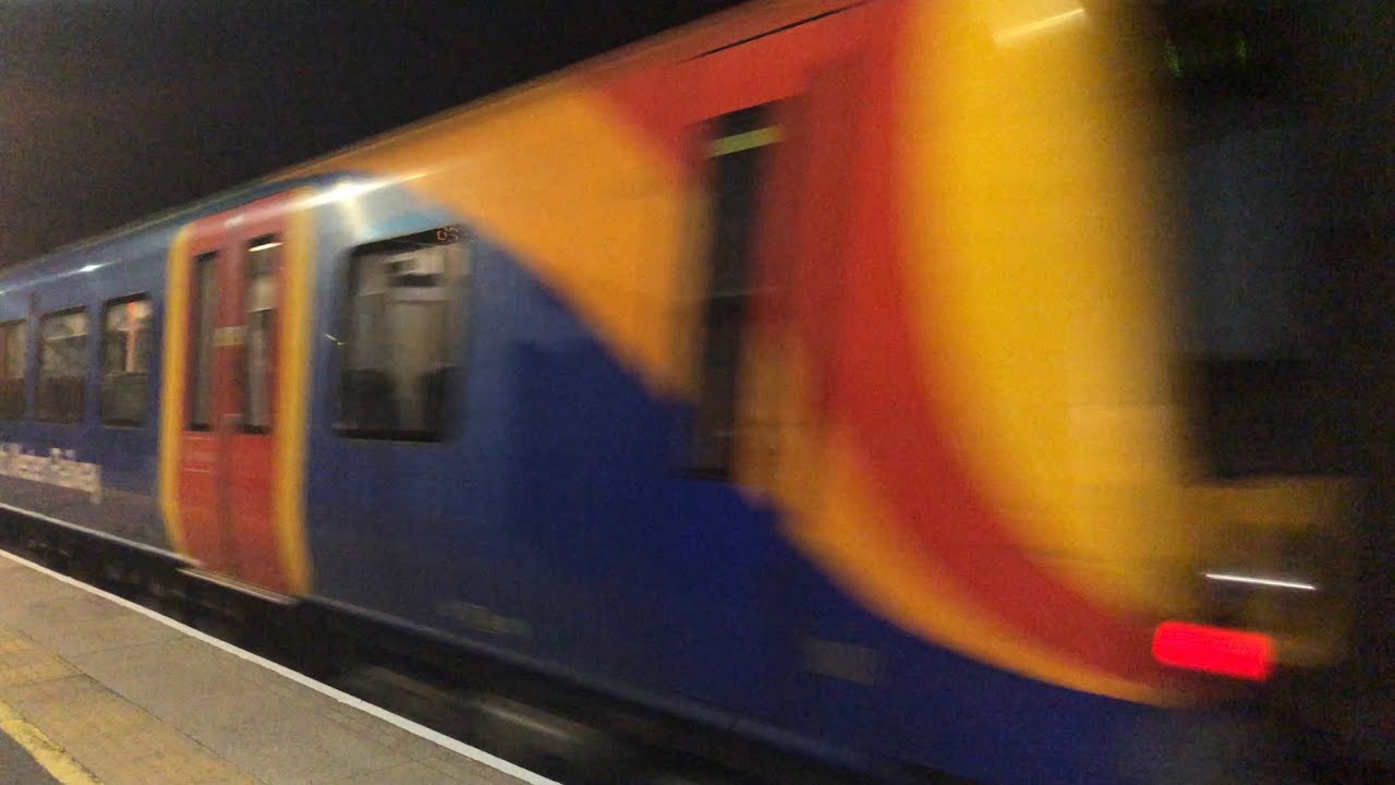 Class 450 passes Sunbury (Shepperton line) - YouTube
