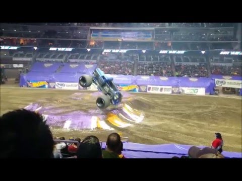 Midnight Rider - 2nd Place Wheelie Monster Jam 1/2/2016 - YouTube