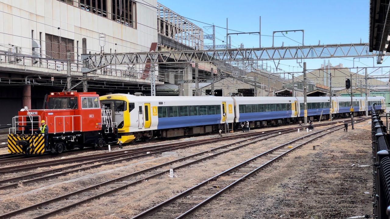 【4K高画質】【E257系NB-18編成 OM入場】HTM270形OM-1号機＋E257系500番台ﾏﾘNB-18編成が大宮駅16番線に到着停車するシーン（2023.2.14） - YouTube