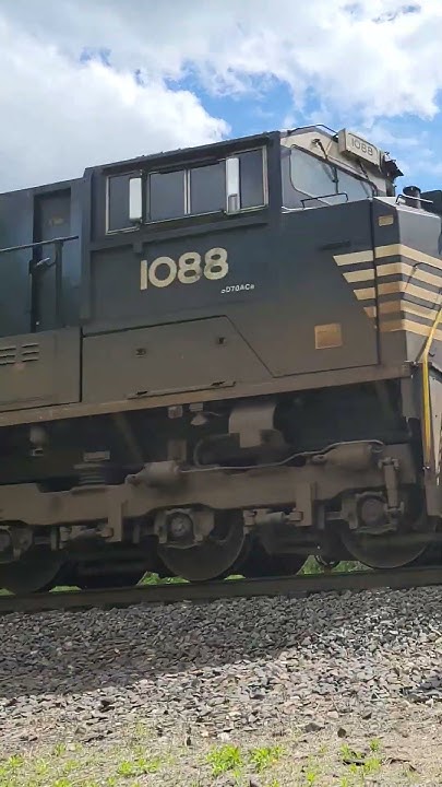 4731 and 1088 NS Locomotives - YouTube