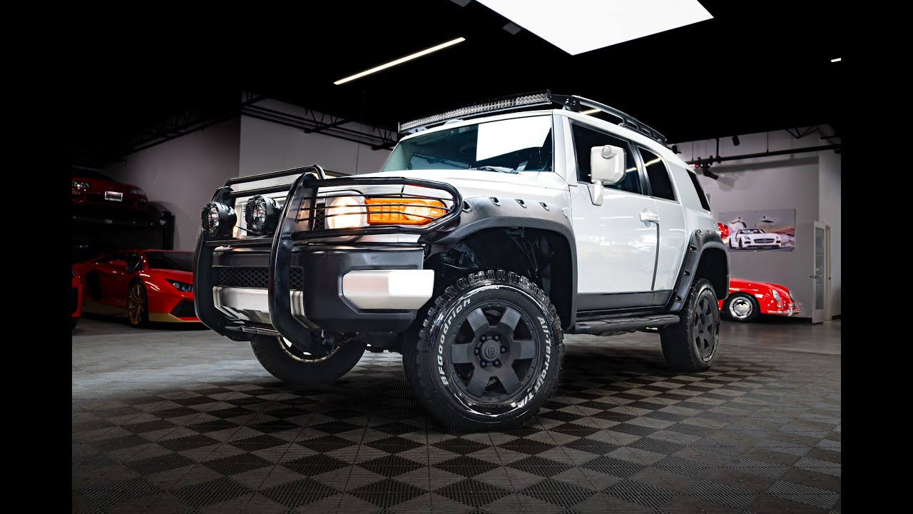 2007 Toyota FJ Cruiser! 4.0L 239 HP V6! White and Titanium Metallic ...