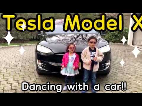 차랑 춤을 춘다고⁉️ 테슬라 모델X 라이트 쇼!! Dancing with a car!! Tesla Model X light ...