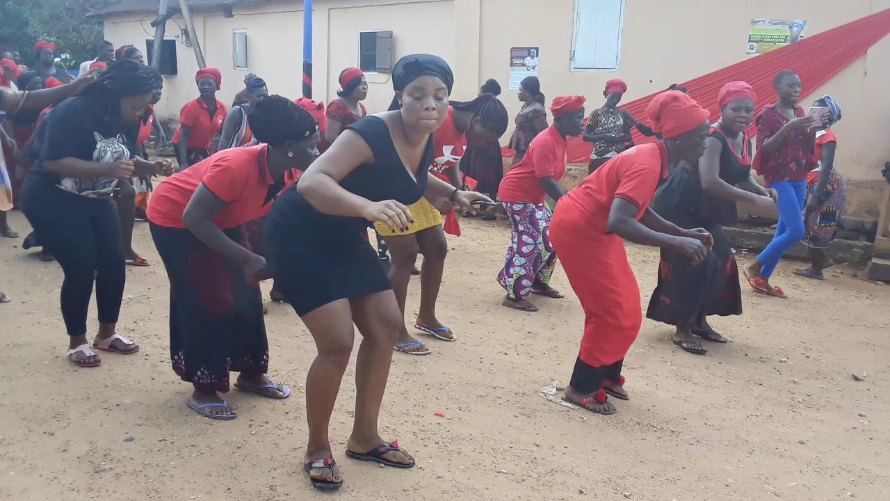 Borborbor music and dance in Gbledi-Gborgame - YouTube