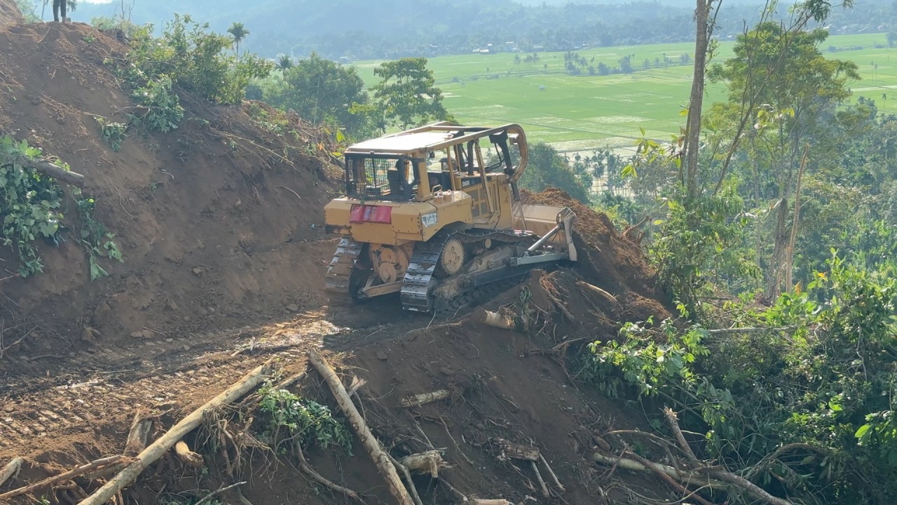 Forming Palm Terrace Bulldozer D6R Xl Working on Mountain Slope - YouTube