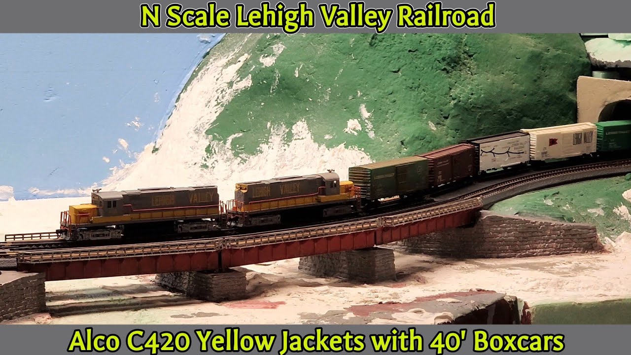 N scale Lehigh Valley Alco C420 Yellowjackets with 40' Boxcars. - YouTube