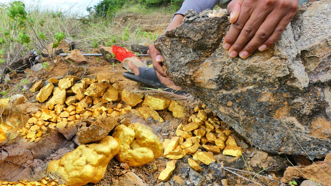 Wow I found 10Kg Gold under stone -Finding by man - YouTube