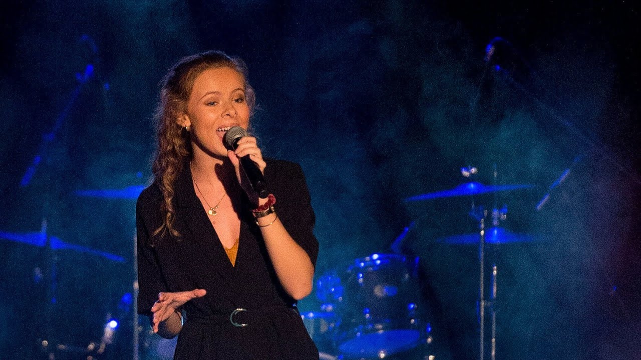 «All Falls Down» - YouTube