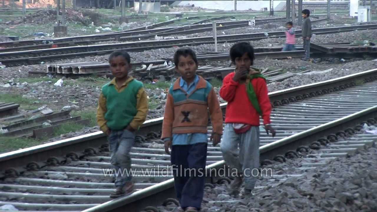 Dangerous- children on train tracks! - YouTube