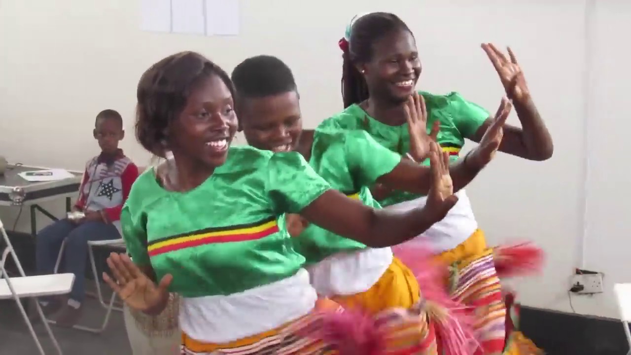 The Beautiful Runyege cultural dance of Tooro, Uganda - YouTube