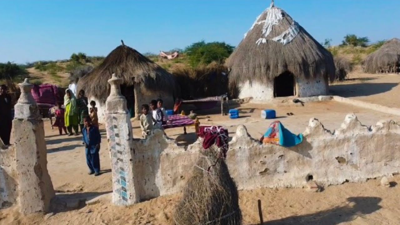 Desert Woman Daily Routine Life | Village life Pakistan | Cooking ...