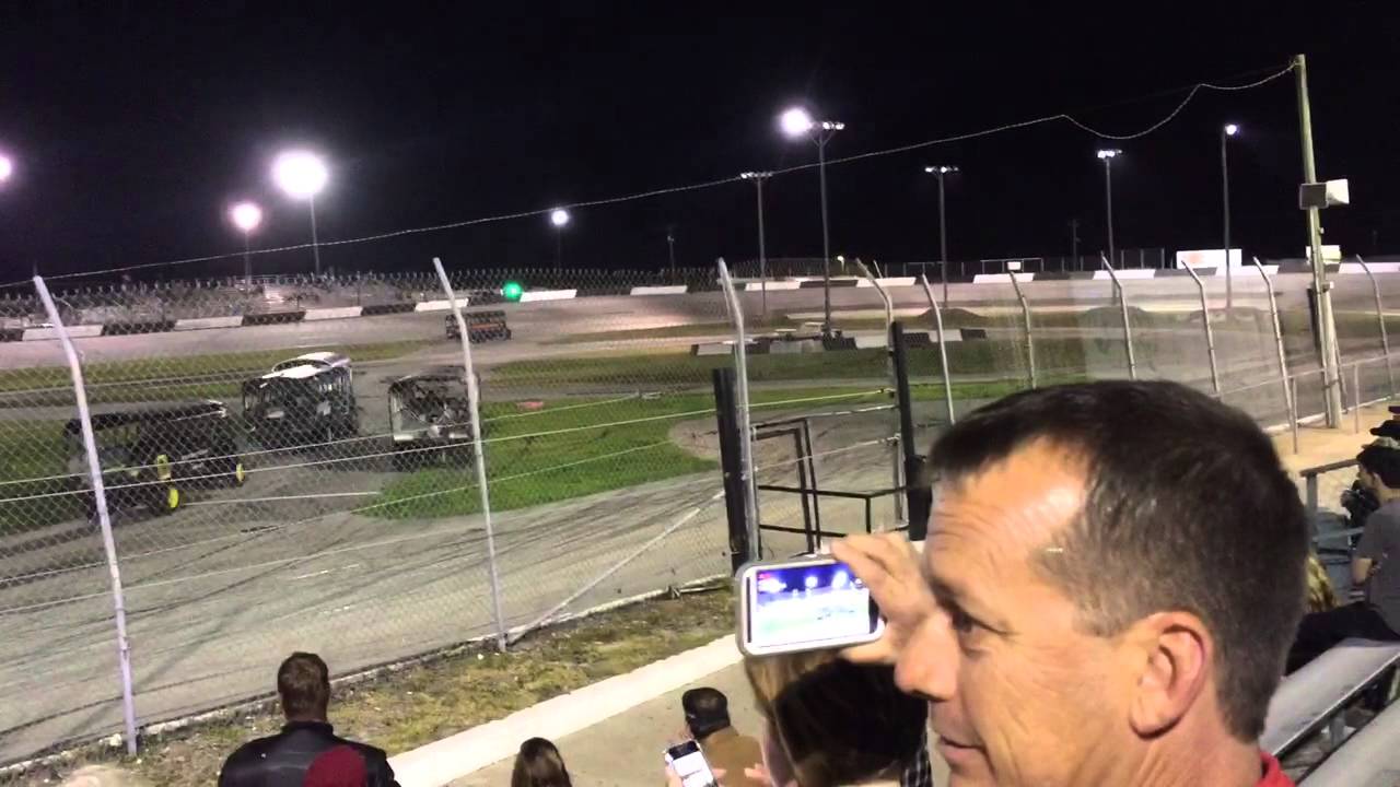 Davids first figure 8 race, desoto speedway - YouTube