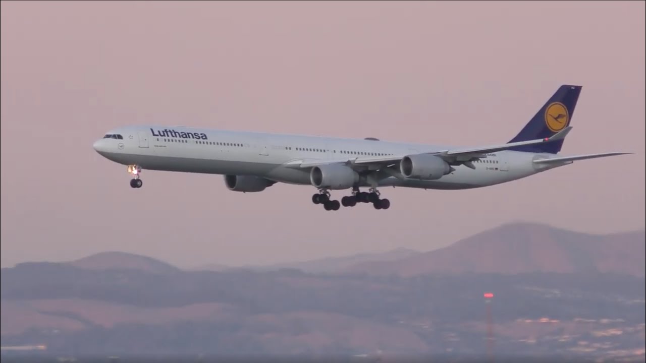 [4K] Lufthansa A340-600 Beautiful Sunset Landing at SFO - YouTube