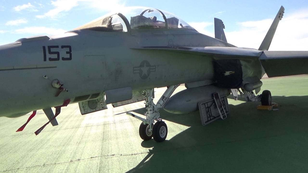F-18 Super Hornet - Up Close and In Person - YouTube