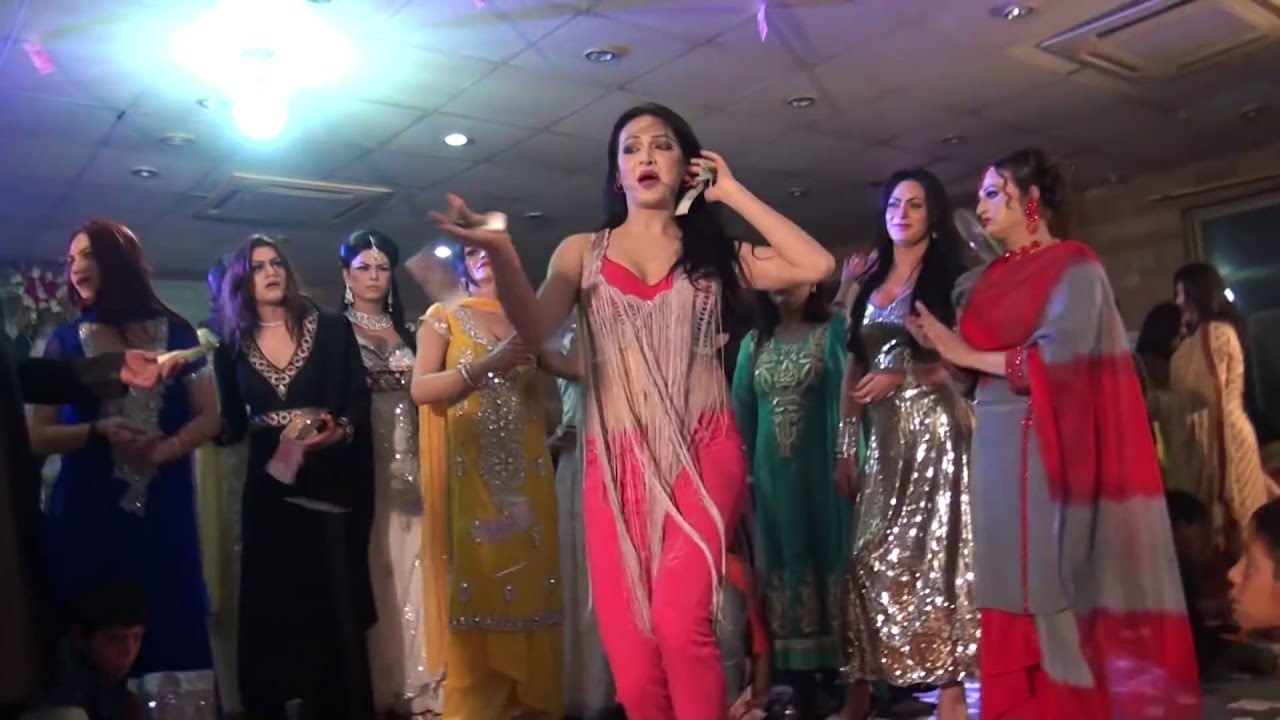 Kashish Wild Cat - PAKISTANI PRIVATE MUJRA DANCE PARTY 2016 - YouTube