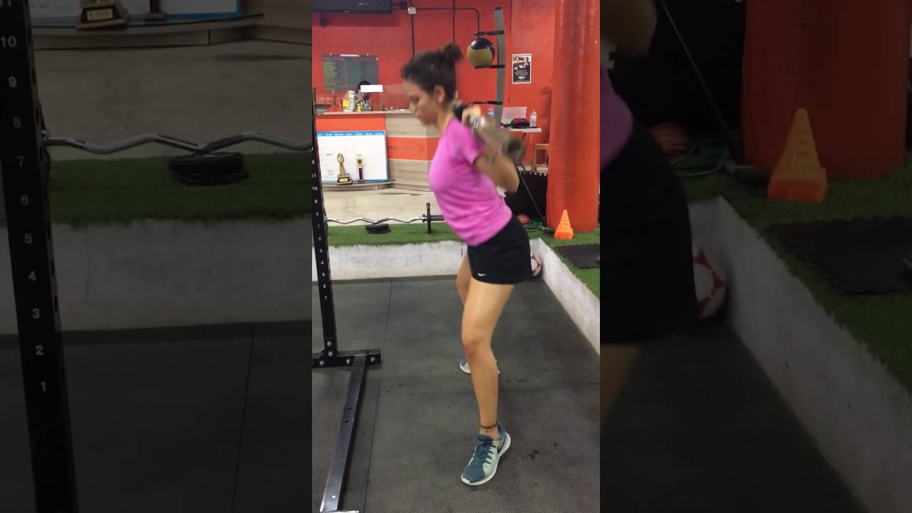 Sentadillas tipo pato - YouTube