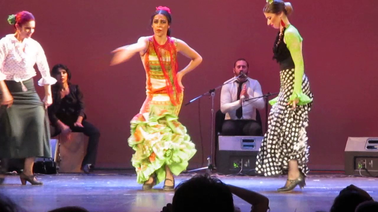Flamenco Buleria - La Demelza (la bailaora) - YouTube