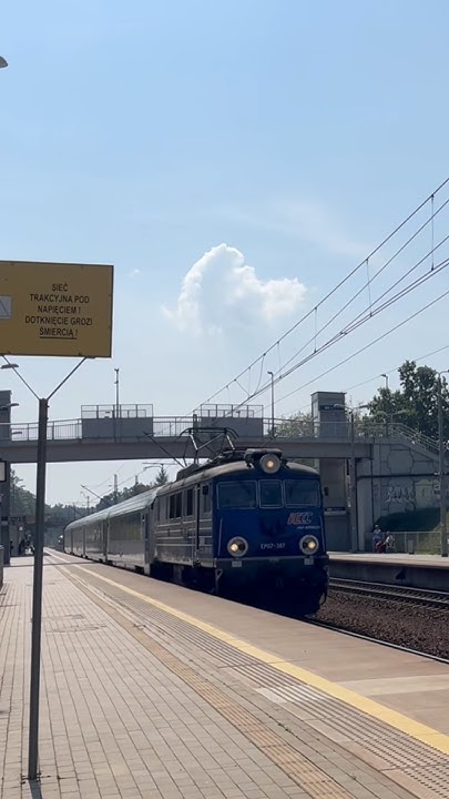 EP07-387 IC San odjeżdża ze stacji Piaseczno - YouTube
