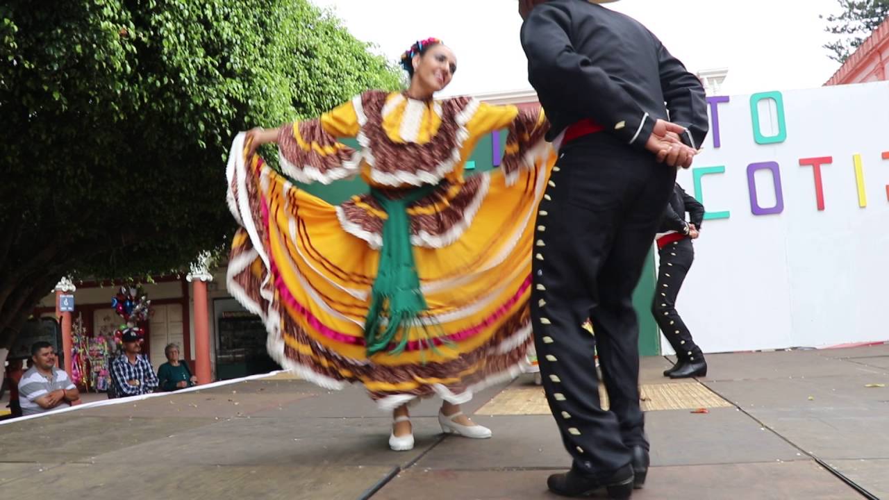 Las Alazanas, por Ballet folklórico Tepalcatepec - YouTube