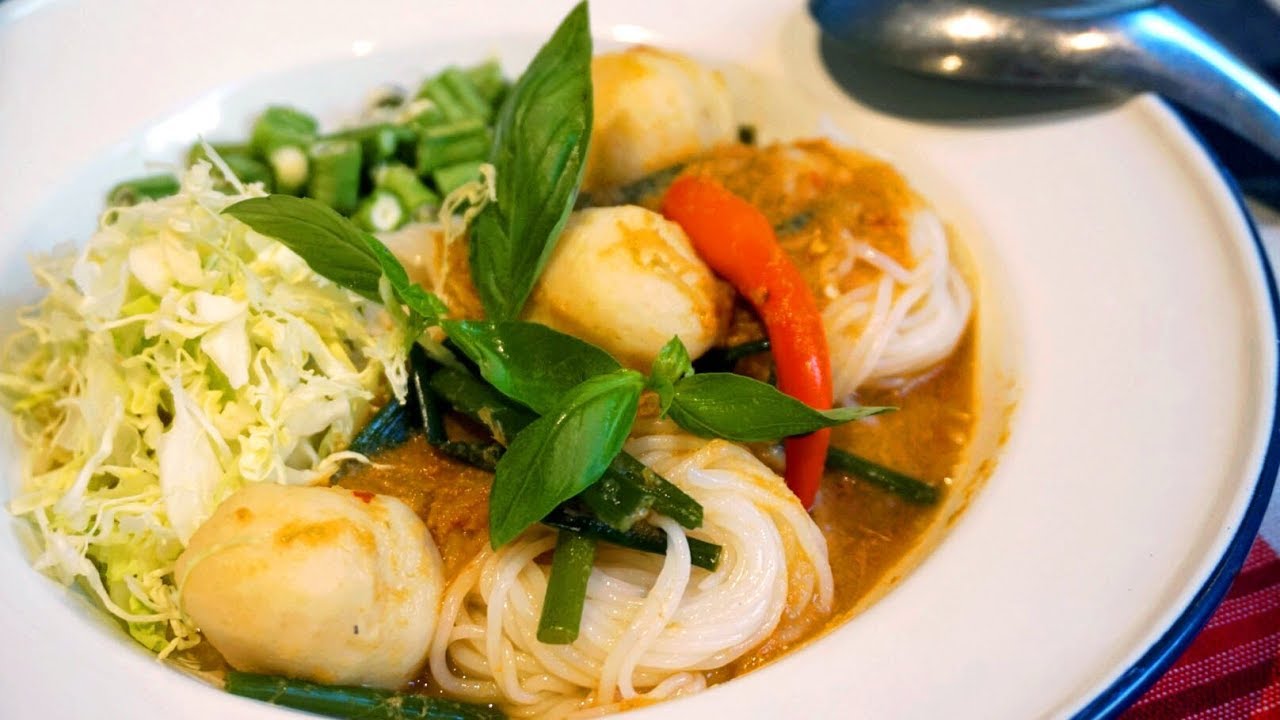 Fish Curry Recipe: Kanom Jeen Namya (ขนมจีนน้ำยา) - YouTube