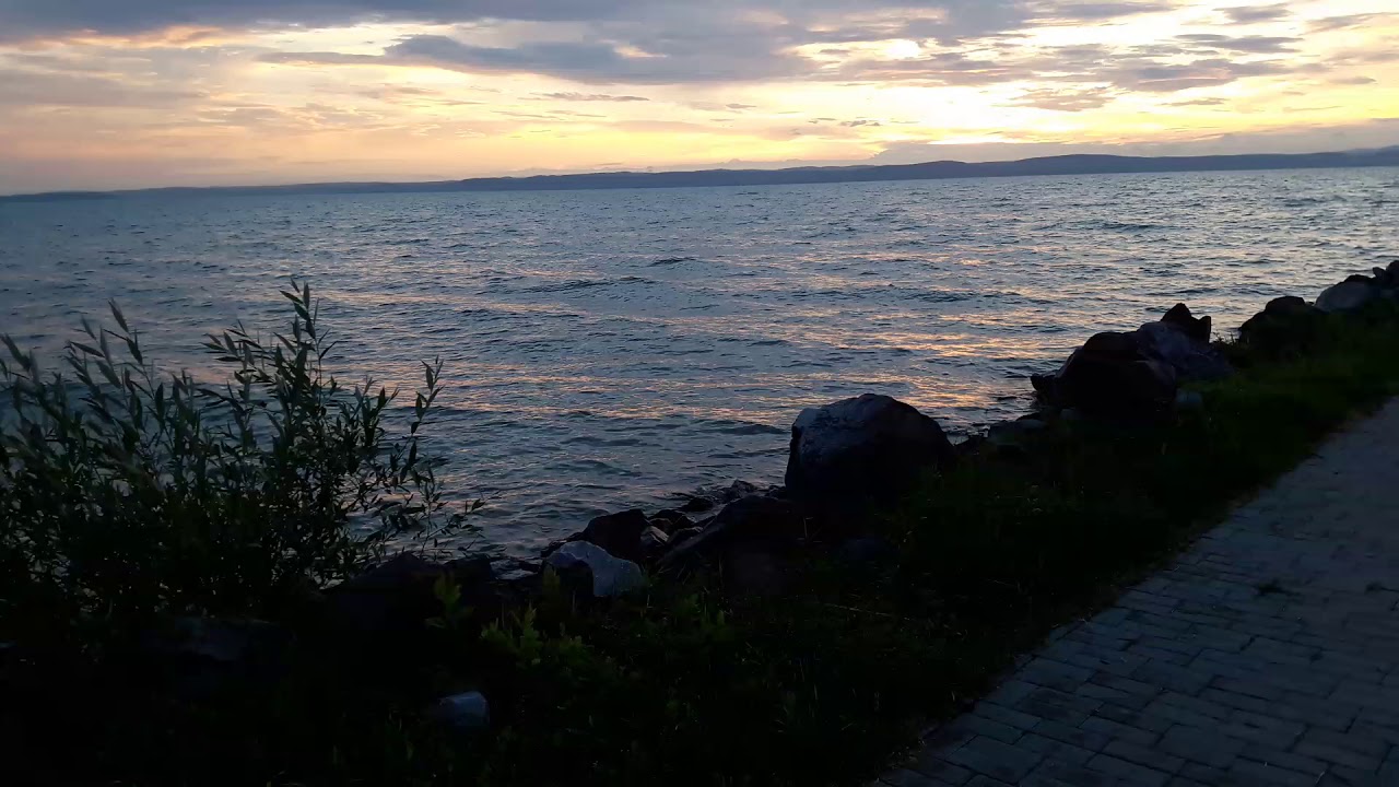 BALATONI NAPLEMENTE (SZENTIVÁN ÉJ KÖZELEG) - YouTube