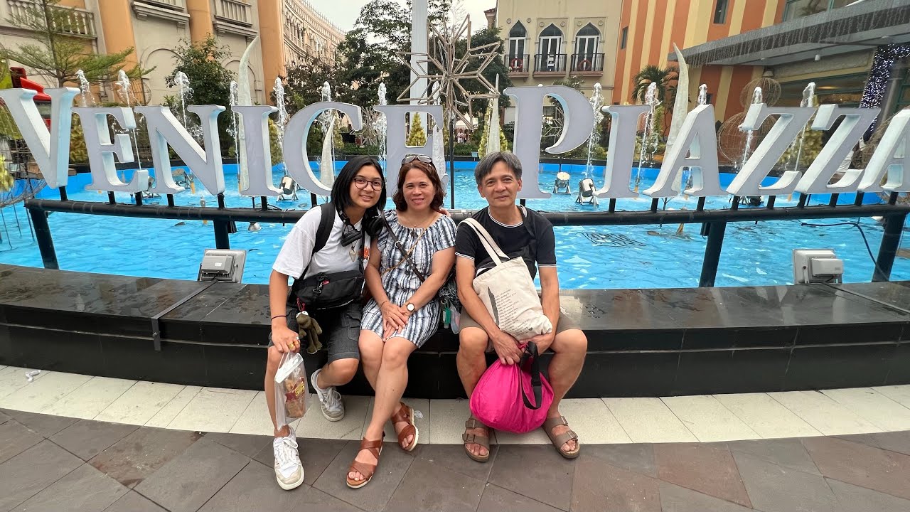 Venice Piazza/ Grand Canal Mall at Bgc Taguig City - YouTube