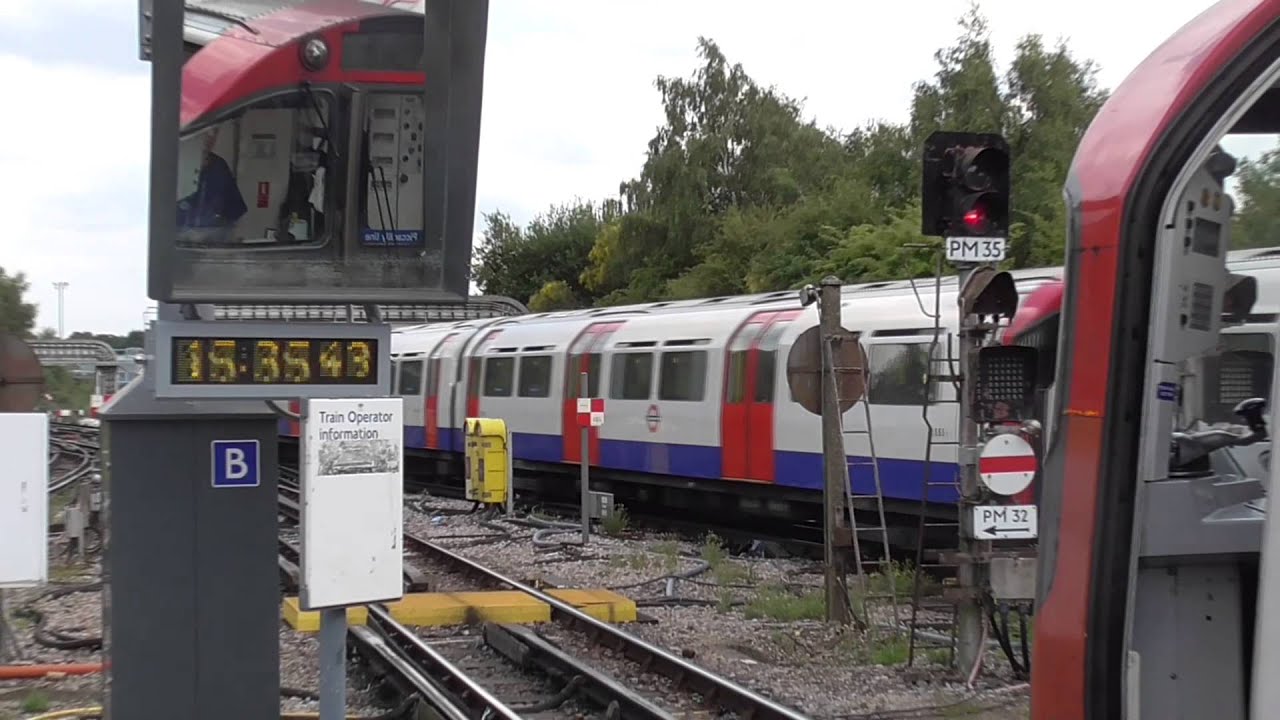 1973 Stock at Cockfosters - 31/07/15 - YouTube