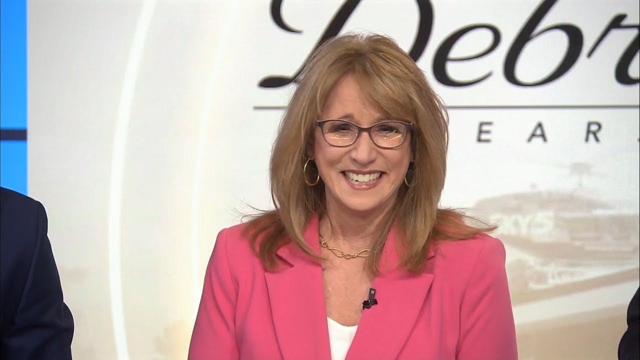 Debra Morgan delivers final sign-off after 32 years at WRAL - YouTube