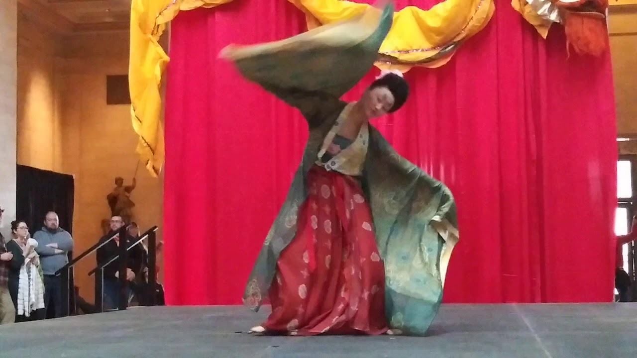 "UNO DE LOS MAS RECONOCIDOS BAILES DE CHINA" - YouTube