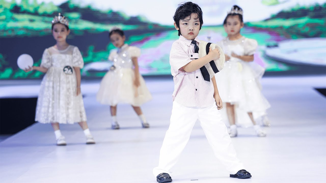 Adorable and Professional: Little Models Rocking the Fashion Show ...