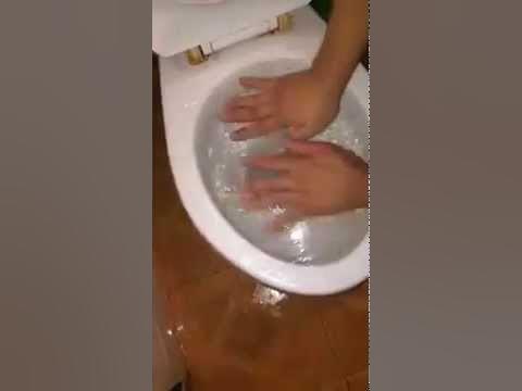 Прочистка унитаза по-китайски - YouTube