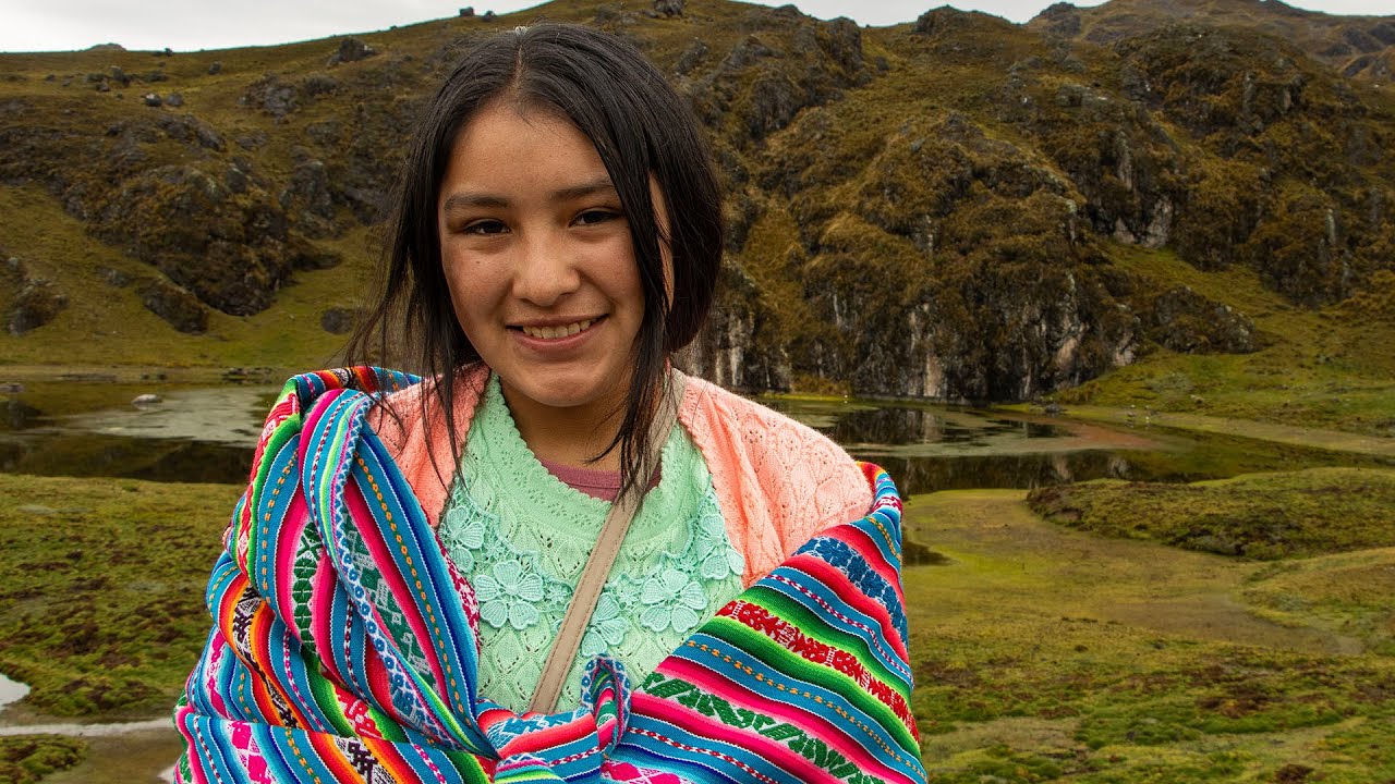 Overcoming Distance: Yaneth's 5-Hour Walk to School - YouTube