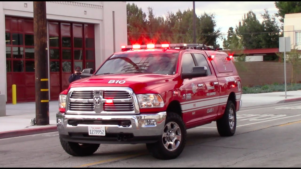 LAFD Battalion 10 Responding - YouTube