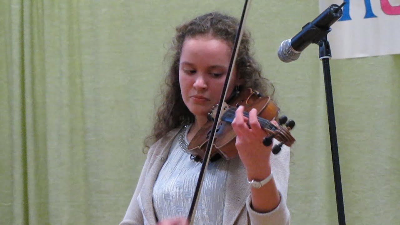 Laura Adamczyk - YouTube