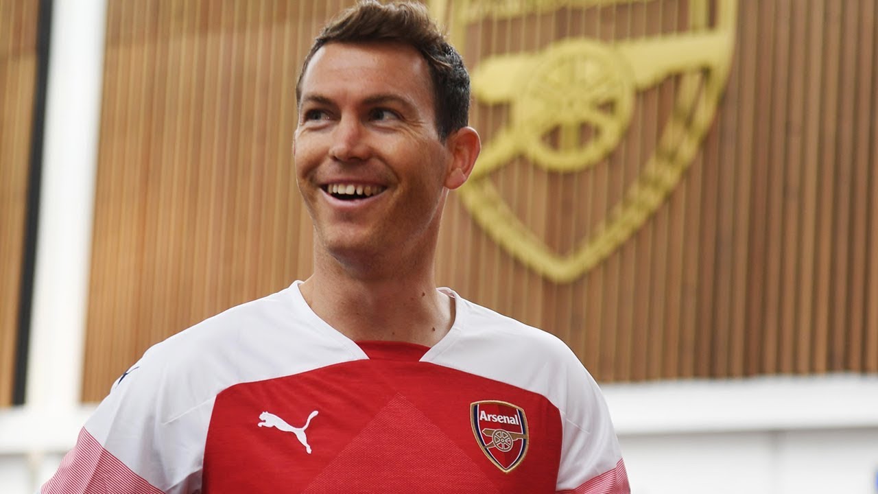 Welcome to Arsenal, Stephan Lichtsteiner! - YouTube