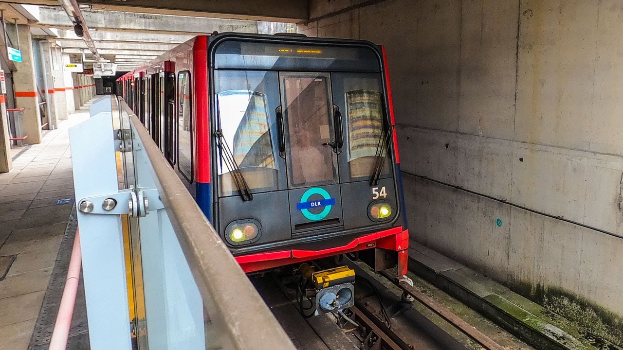 DLR London B92 train - YouTube