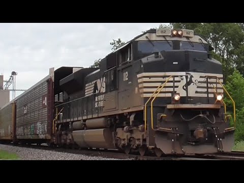 NS 1112 Leads 35N through Tolono, IL - YouTube
