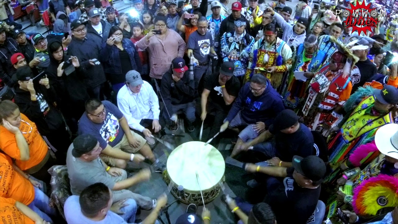Black Bear Singers Intertribal @ Edmonton Expo Powwow 2018 - YouTube