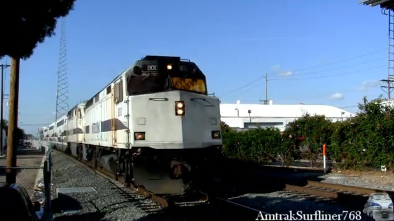 Metrolink 800 and Amtrak 44 at Santa Ana Blvd. - YouTube