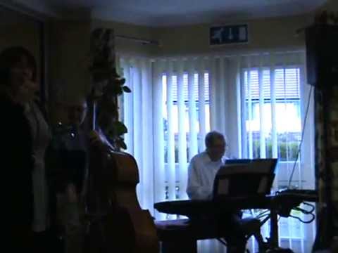bernie flynn paula jenkins at harvest court jazz - YouTube