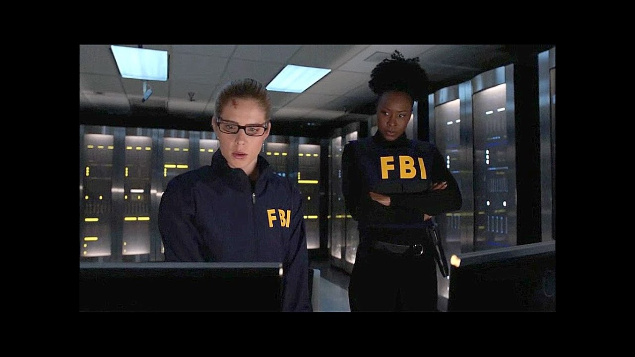 Felicity en una misión del FBI contra Ricardo Diaz - Wild Dog, Black ...