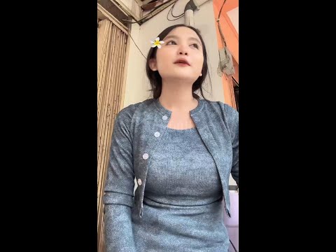 Putrinaya bakul fried chiken cantik live tiktok