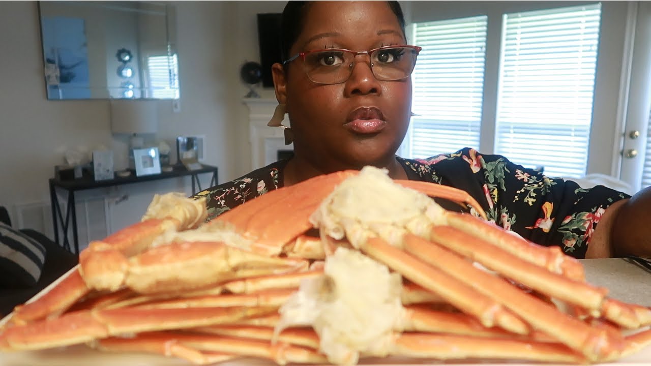 MY FIRST EVER SNOW CRAB MUKBANG - YouTube