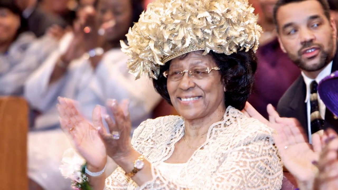 Happy Birthday Elect Lady Alberta Saunders - YouTube