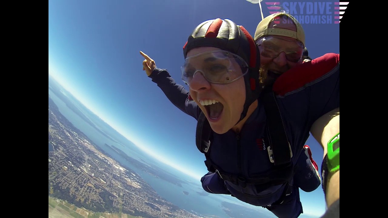 Rachal Clinton's Tandem skydive! - YouTube